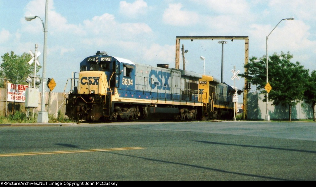 CSX 5834 at the Market